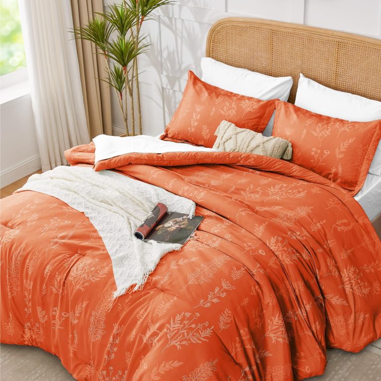 Cozy Fall Bedroom with Burnt Orange Bedding Ideas